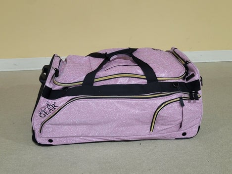 Glam'r Gear Demi, The Foldable Changing Station with Extendable Garment ...